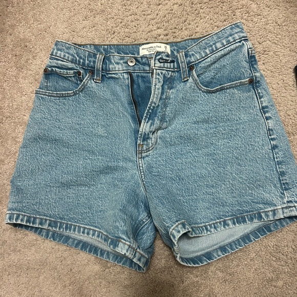 Abercrombie & Fitch | Shorts | Abercrombie Curve Love High Rise Dad ...